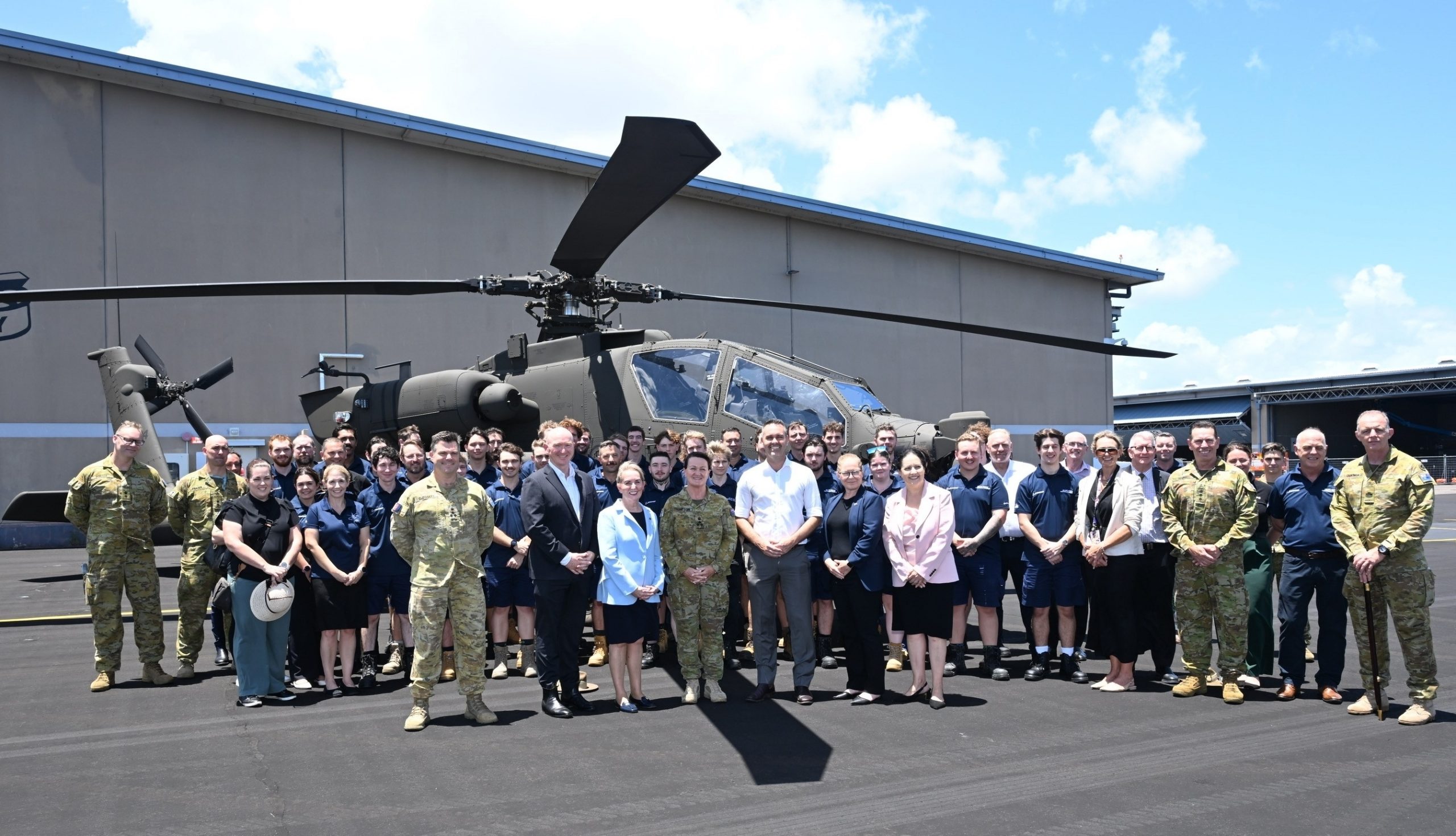 Boeing begins Apache & Chinook training in Townsville